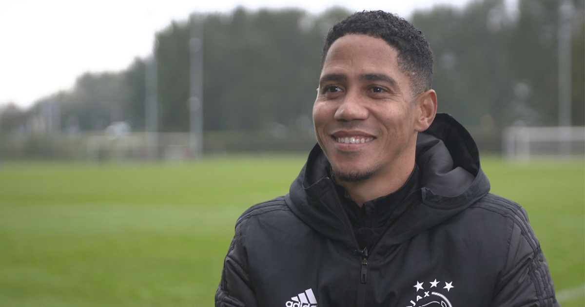 Pienaar over; Dortmund – Ajax, zijn functie als assistent bij O18 en de ...